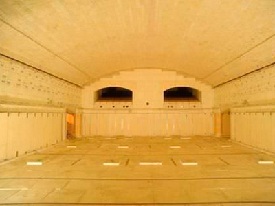 Solutions of glass furnace refractory material